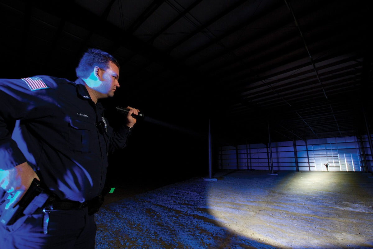 How To Choose The Right Police Security Flashlight - Fenix Lighting